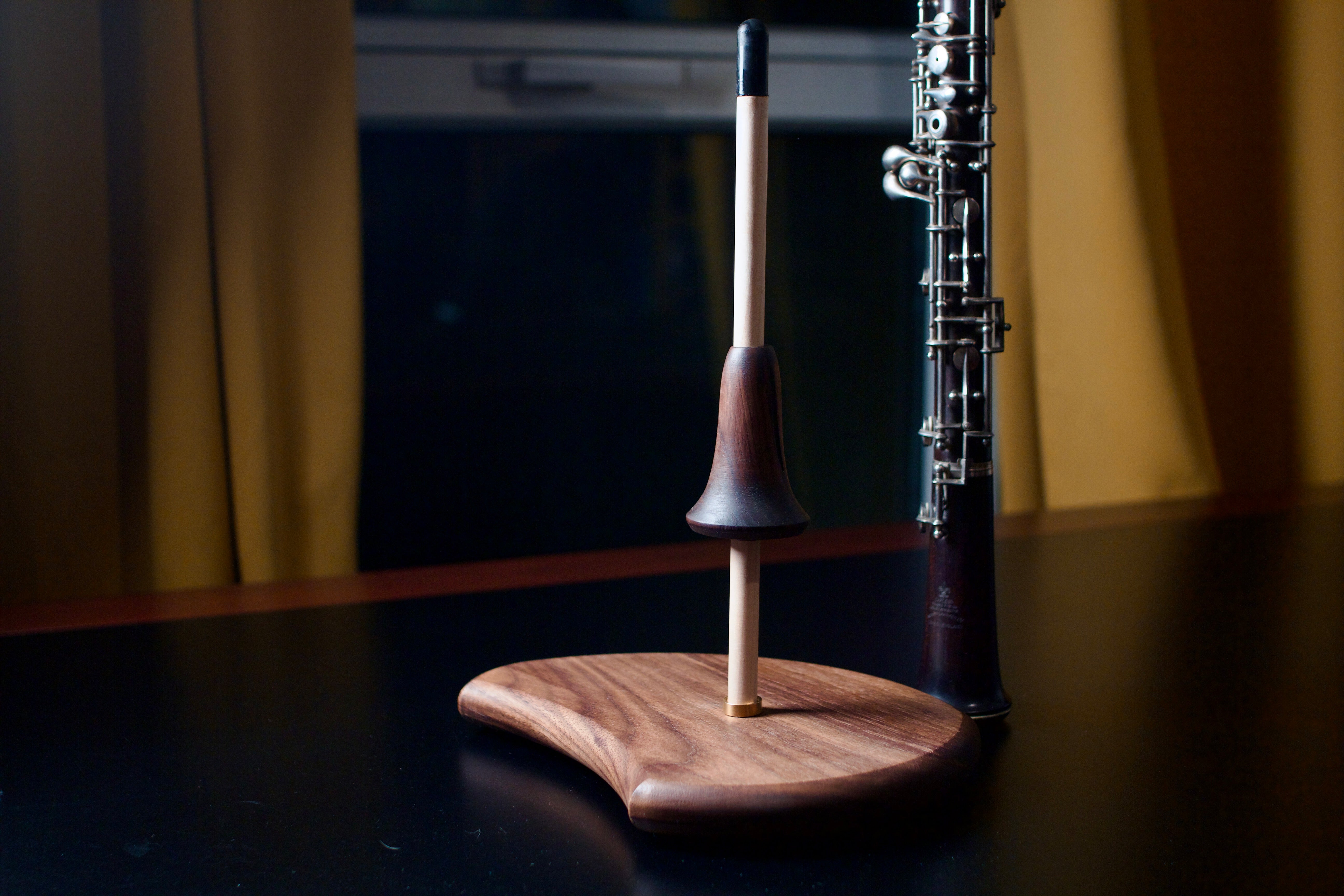 Solid Wood Oboe Stand – Wood & Winds