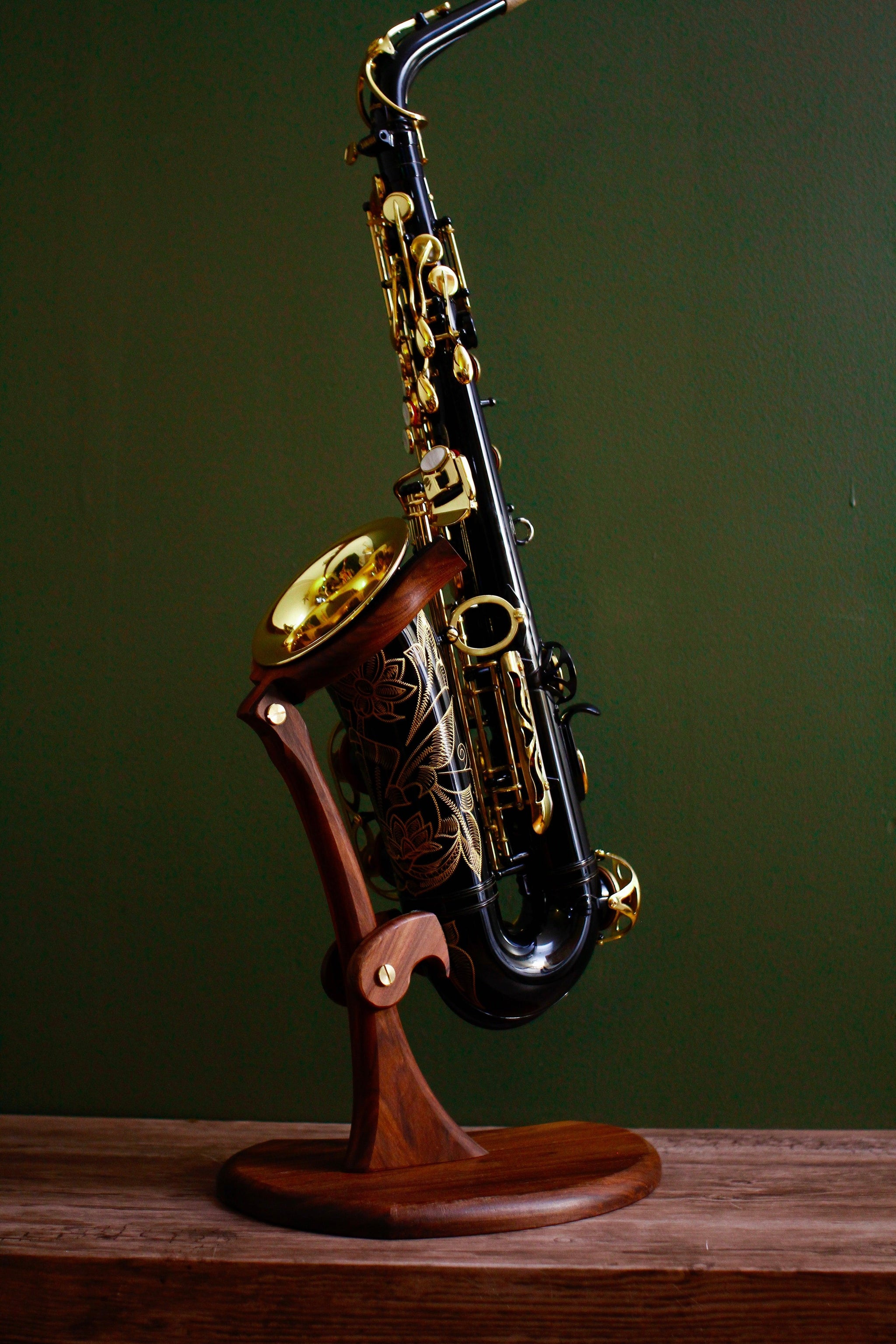 Solid Wood Sax Stand – Wood & Winds