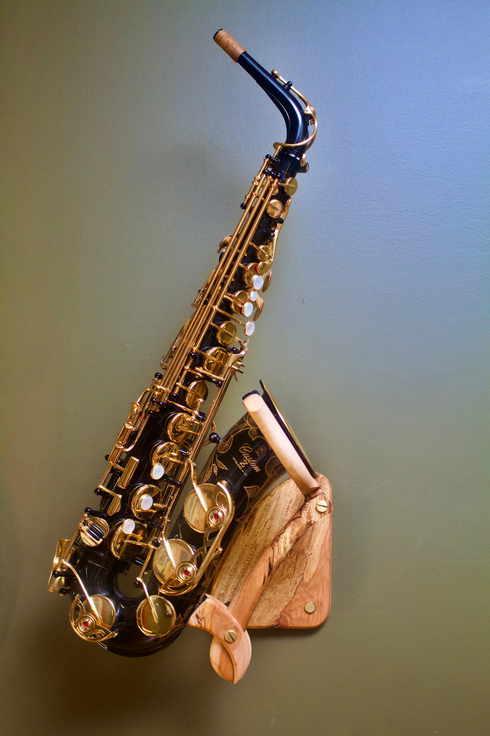 The Wall Hanger - Saxophone Wall Stand – Wood & Winds
