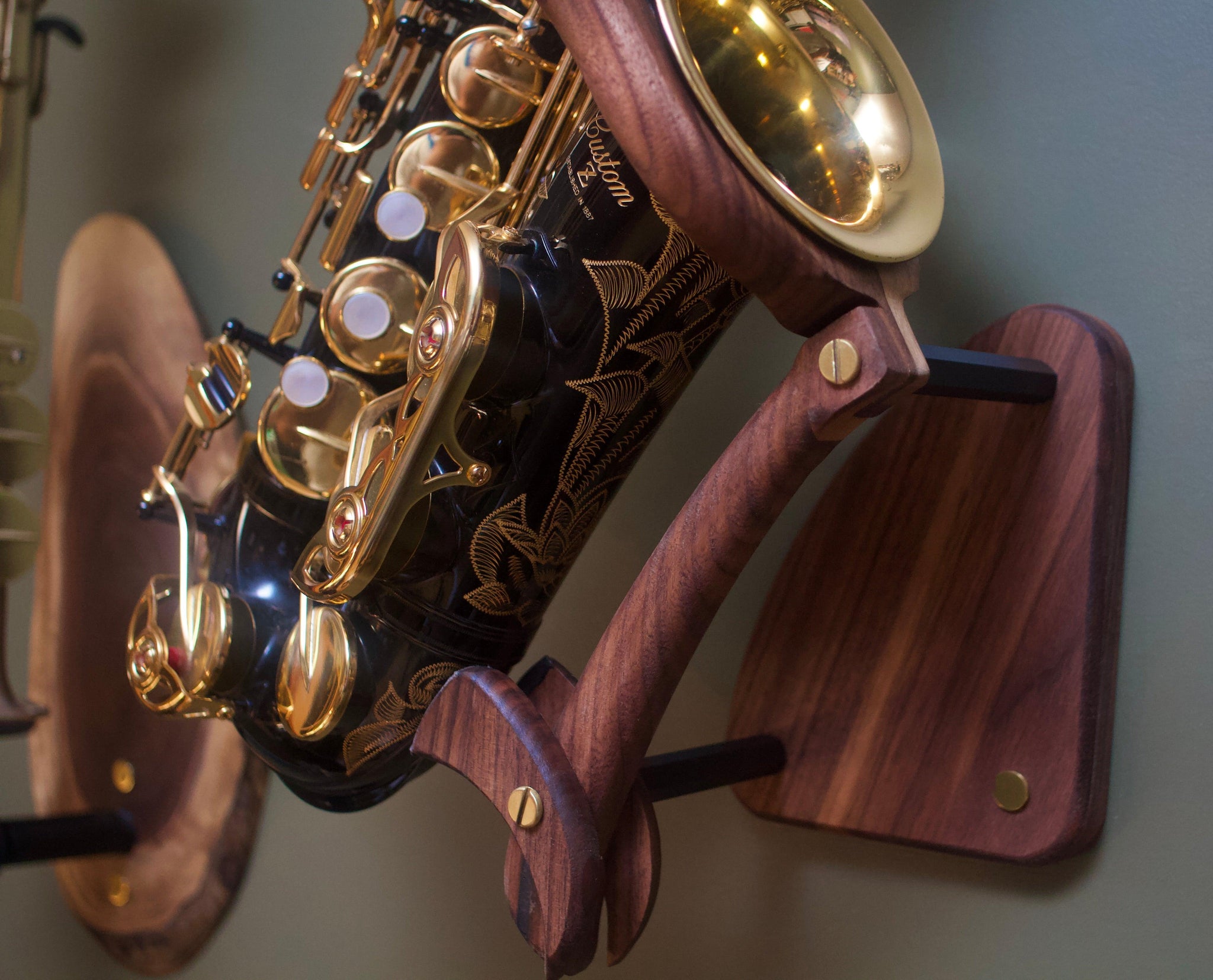 The Wall Hanger - Saxophone Wall Stand – Wood & Winds